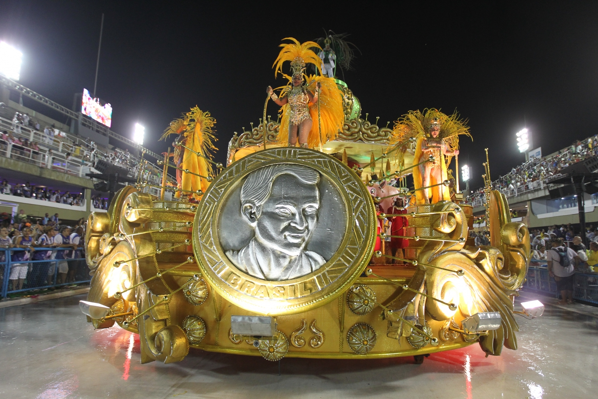 Fotogaleria de Carnaval: O desfile da Unidos de Padre Miguel MH - Carnaval