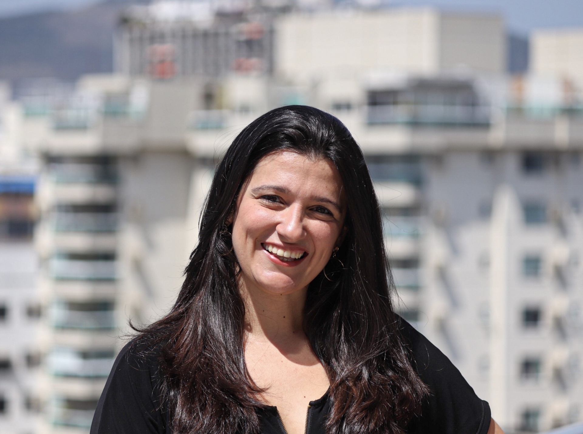 Autora aposta em publicação independente para seu novo livro MH - Geral