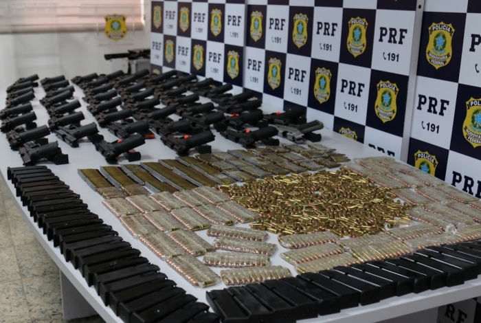 Prf Apreende 48 Pistolas E 1 830 Munições Que Abasteceriam Comunidades