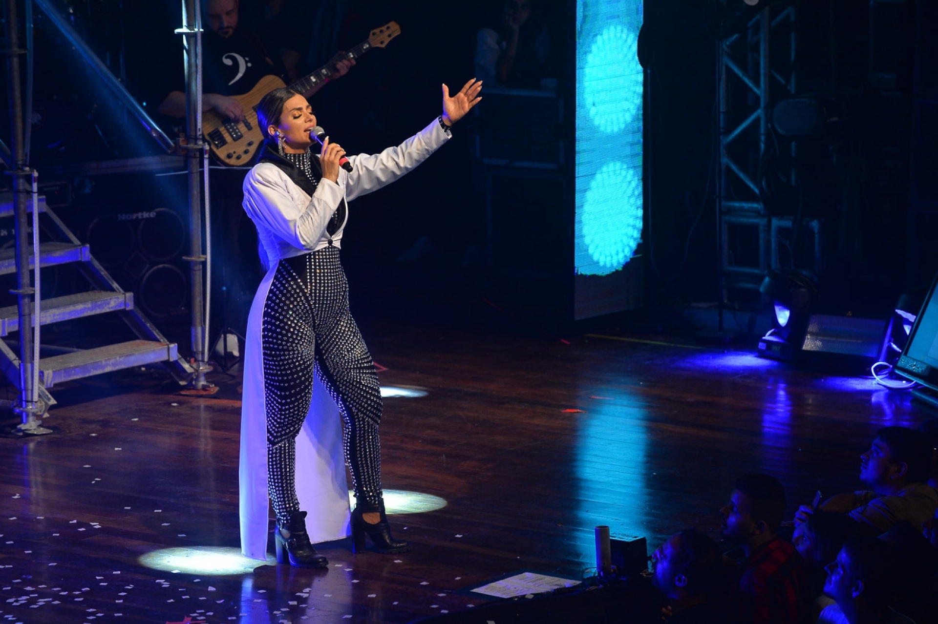 Kelly Key usa camiseta estampada com sua foto para 'Playboy'; Confira ...