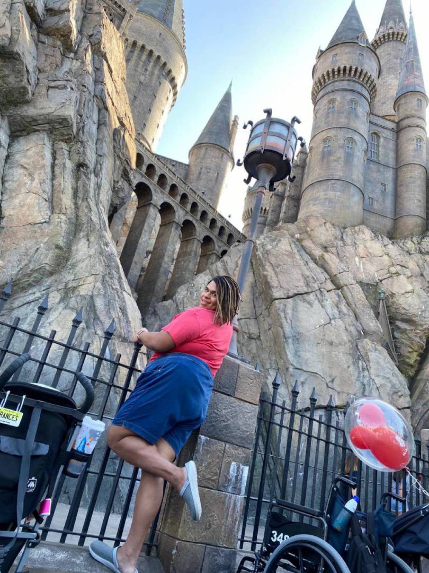 Com 15 quilos a menos, Lady Chokey curte a Disney MH - Baticum