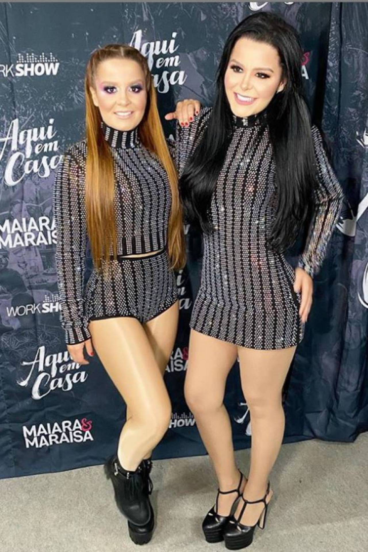 Essa Dupla Não Tá Pra Brincadeira Maiara E Maraisa Posam De Biquíni Em Dia De Sol Mh Babado