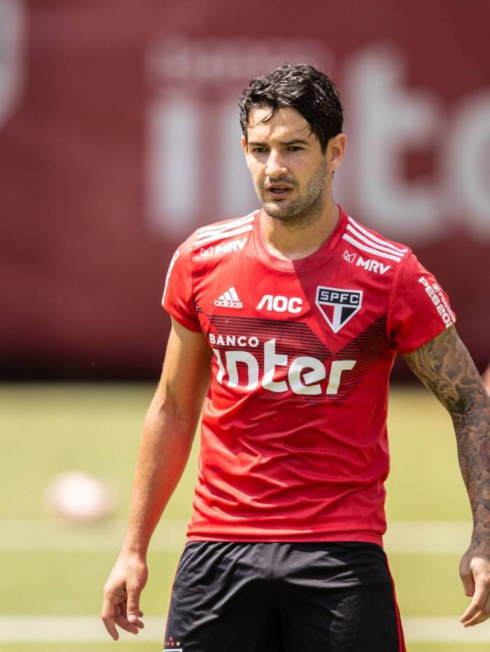 Alexandre Pato sofre lesão e não deve jogar mais pelo São Paulo