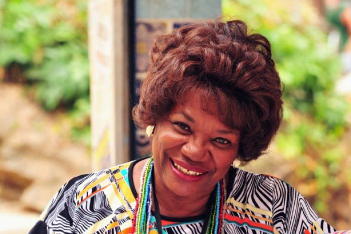 Neusa Borges recebe alta após quatro dias internada MH - Celebridades e TV