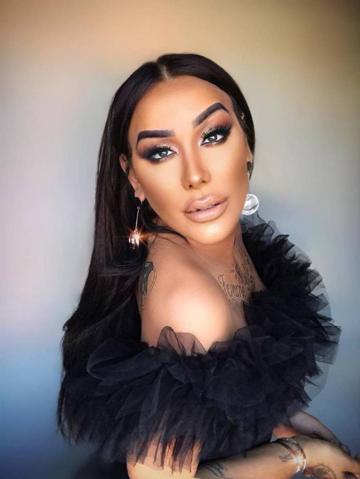 MC Trans faz procedimento estético para ficar parecida com Cleo Pires ...