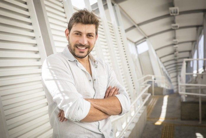 Caio brinca com fama de caloteiro em nova propaganda MH - Celebridades e TV