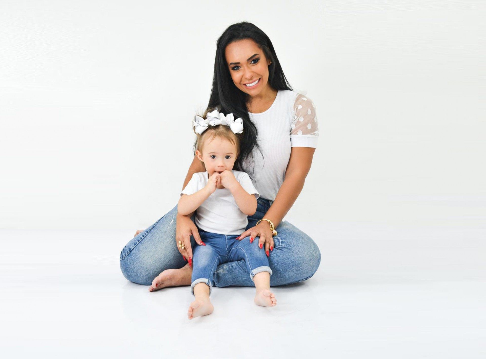 Raissa de Oliveira e sua filha estreiam primeira campanha juntas. MH ...