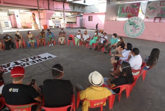 'A cultura do medo está implantada aqui': moradores do Jacarezinho se ...
