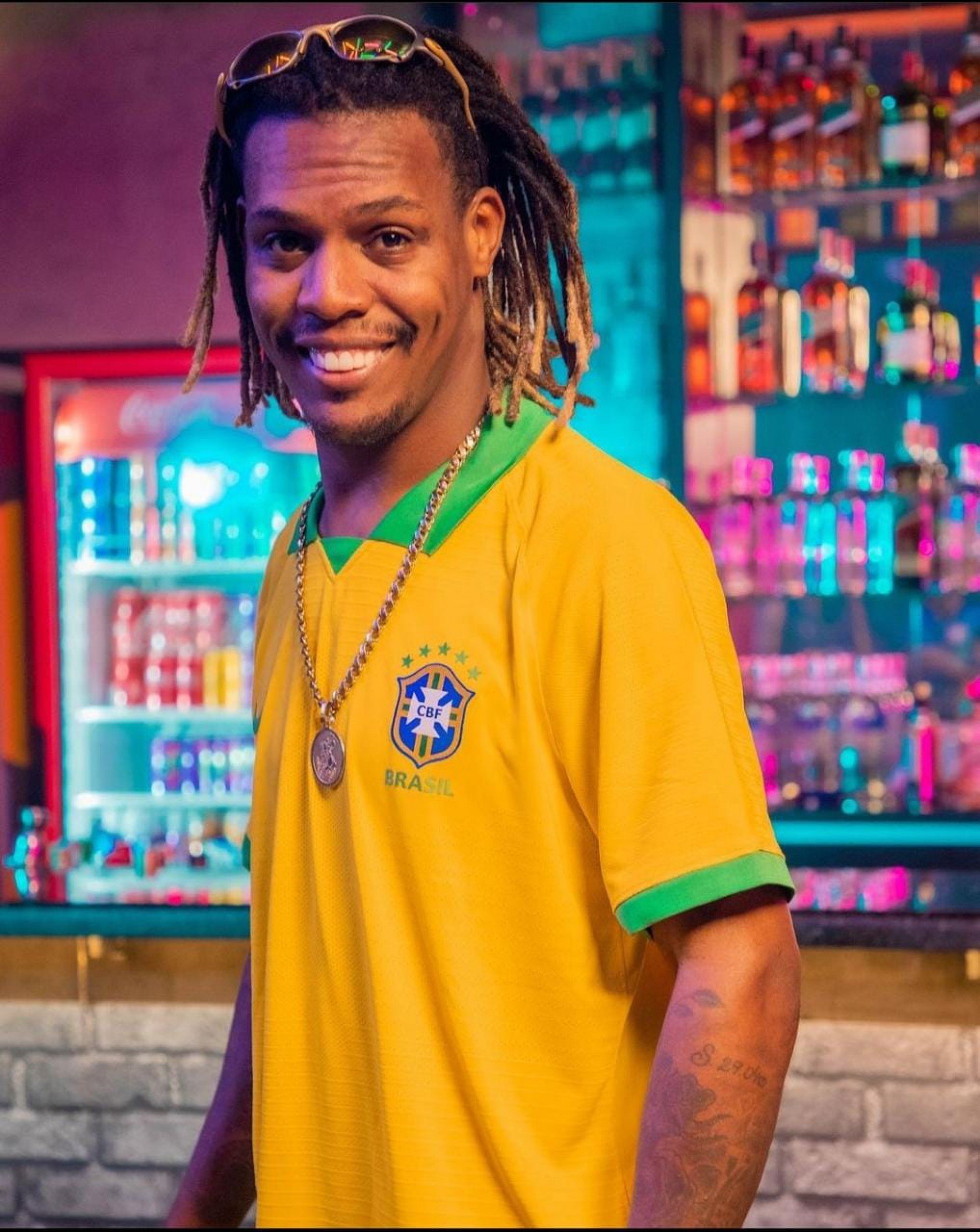 MC Kekel se emociona ao ouvir seu hit 'O pai tá on' no documentário de ...