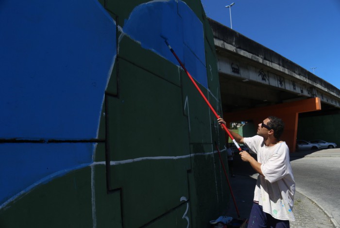 Viaduto em São Gonçalo recebe pintura abstrata do artista Marcelo Eco ...