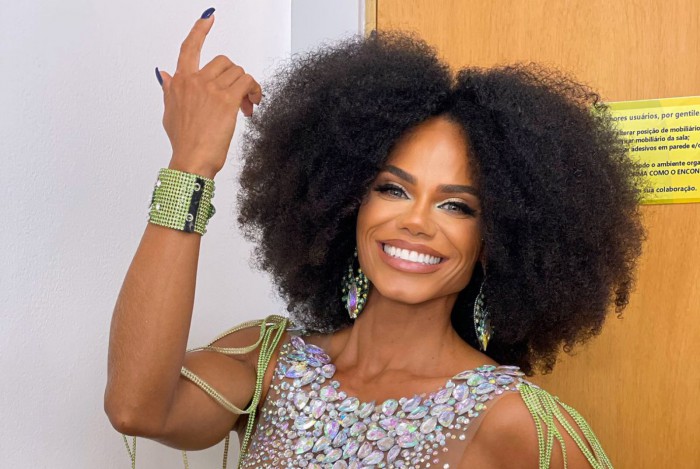 A GATA DA HORA: Savia David arrasa com o seu novo visual