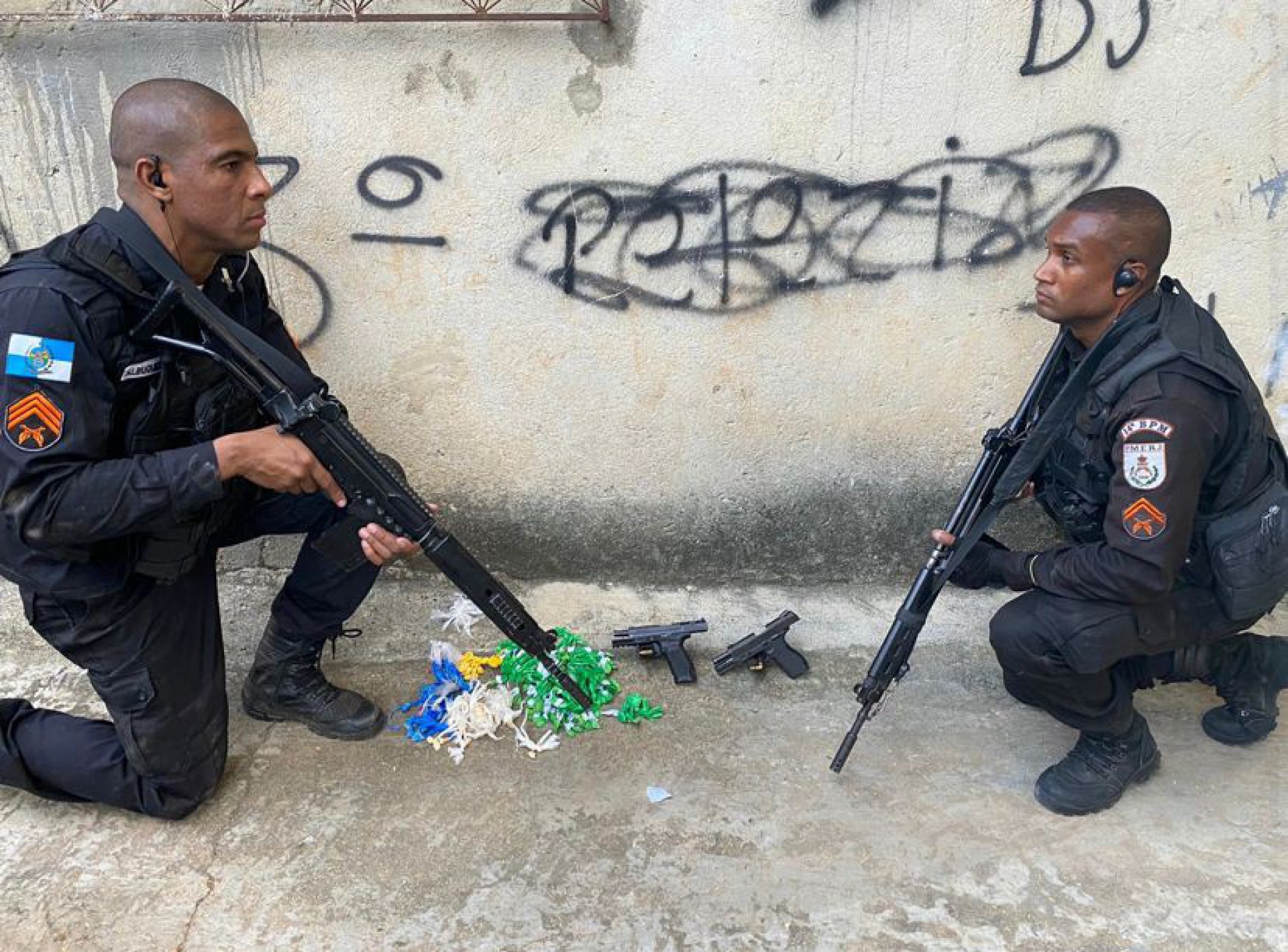 Tiroteio termina com dois presos e dois feridos na comunidade do Batan ...