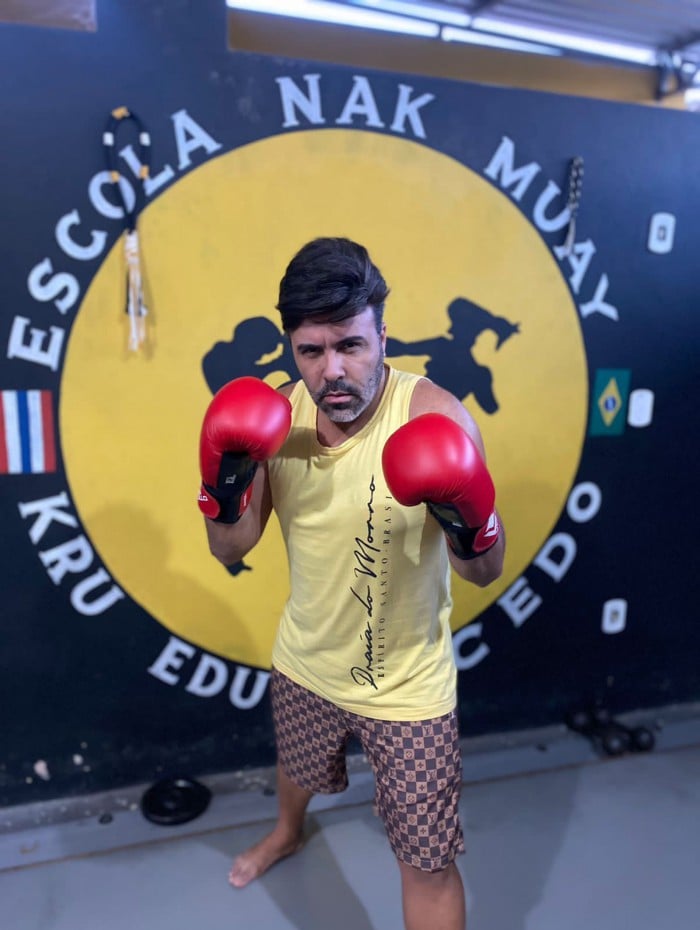 Apresentador da RedeTV!, Rodrigo Oliver treina MMA após convite de ...