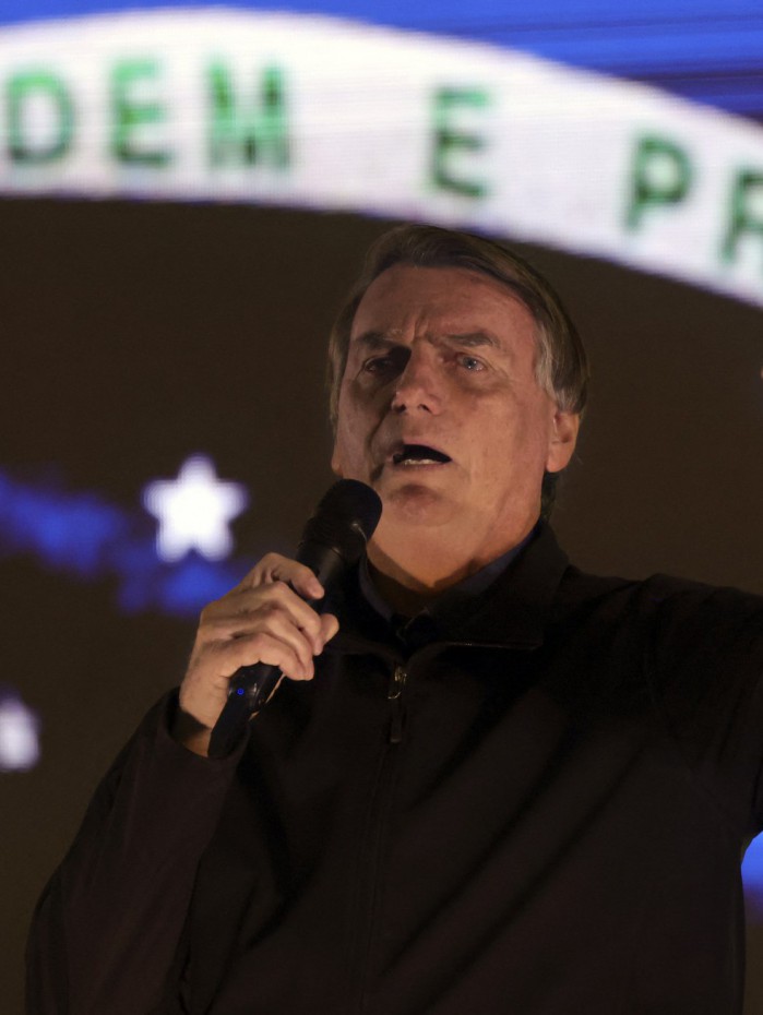 Bolsonaro domina atos, presidenciáveis tentam resgatar verde e amarelo