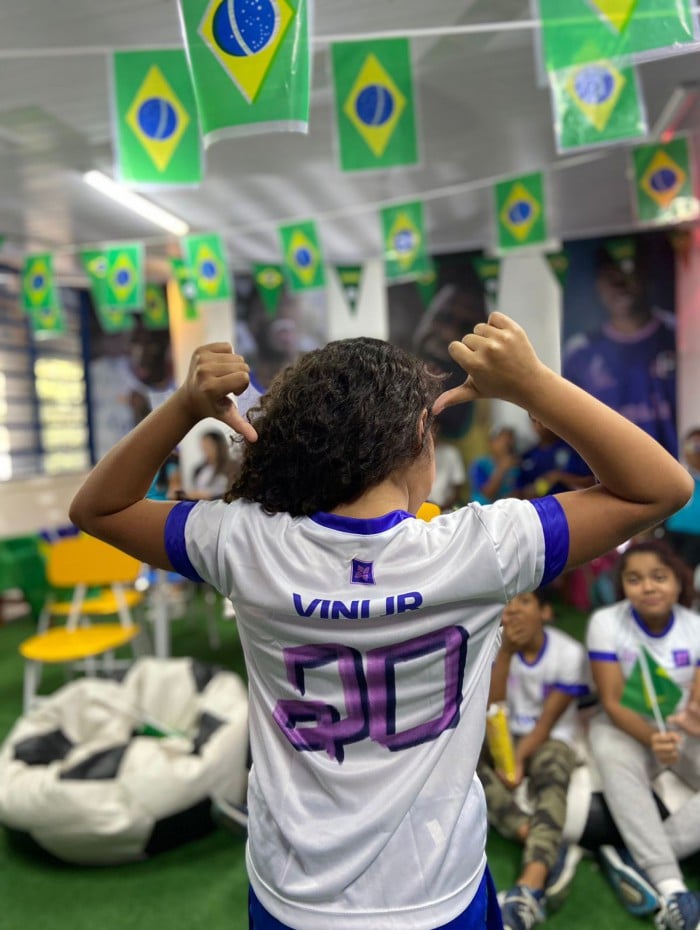 Vídeo: alunos atendidos pelo Instituto Vini Jr. comemoram convocação do ...
