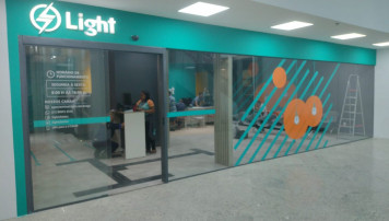 Light inaugura duas agências de atendimento comercial