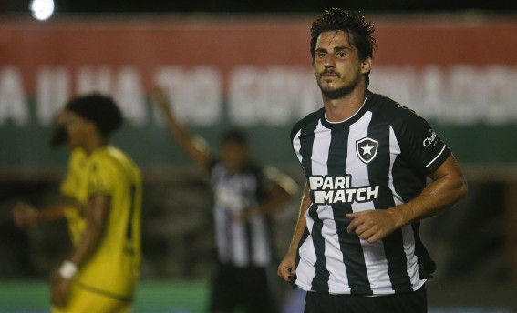 Depois de oscilar em 2022, Gabriel Pires tem bom início de temporada no Botafogo MH - Botafogo
