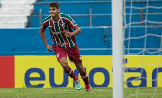 Promessa do Fluminense é indicada por olheiro do Barcelona MH - Fluminense