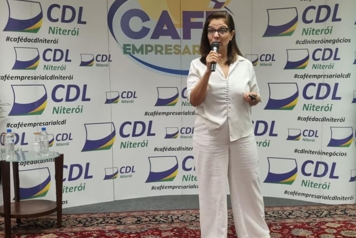 Psicóloga fala com lojistas de Niterói sobre saúde mental no trabalho ...