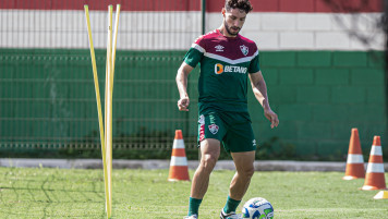 Martinelli reaparece no campo em treino do Fluminense