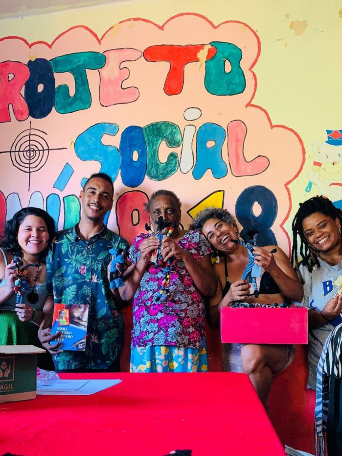 Morro do 18 recebe oficinas criativas