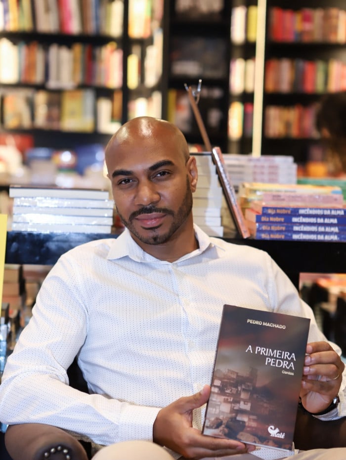 PEDRO MACHADO LANÇA NOVO LIVRO SOBRE EVANGÉLICOS