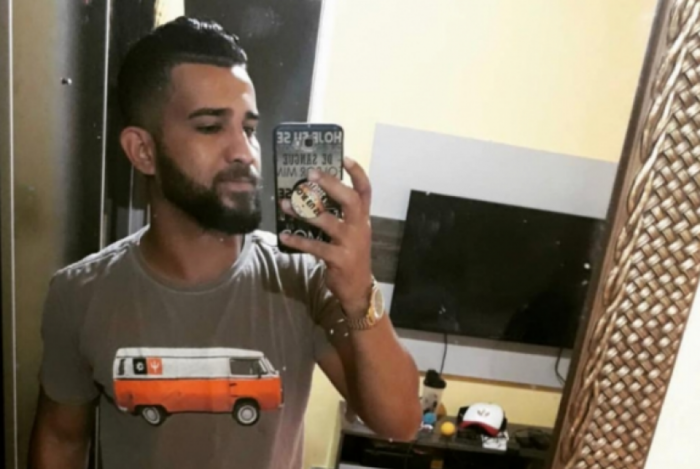 Fã que levou pisão de Ferrugem registra boletim de ocorrência e afirma ... Fã que levou pisão de Ferrugem registra boletim de ocorrência e afirma ...